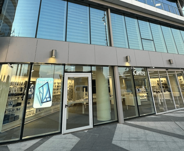 Premium Apple store opens at Quad Central